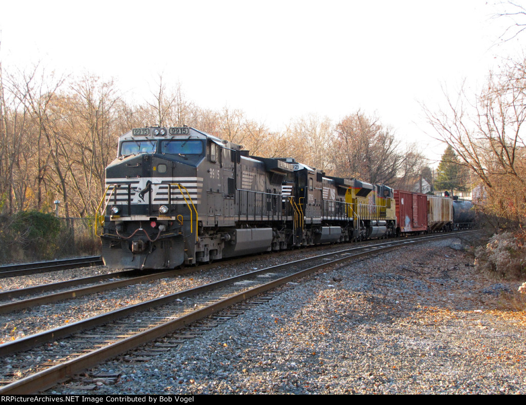 NS 9915 and 8792; UP 8747
